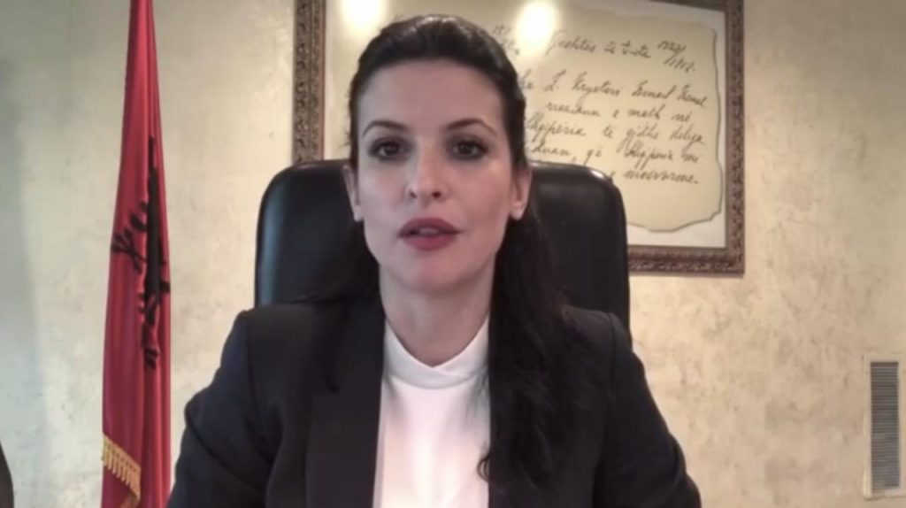 Ministrja e Drejtësisë Etilda Gjonaj, ka prezantuar ndihmën juridike ...